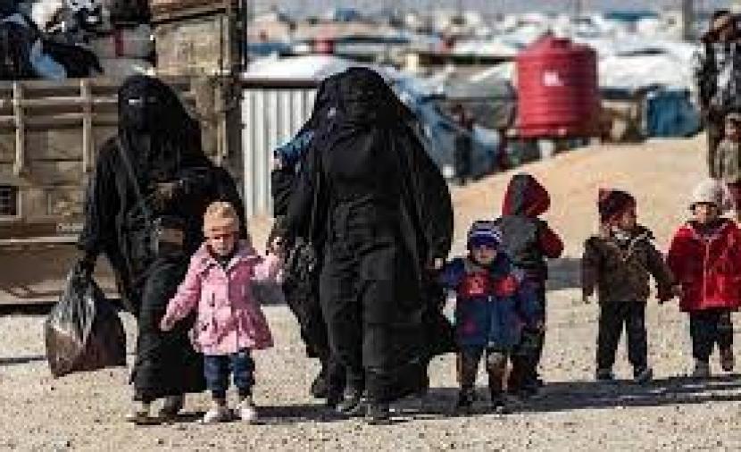 فرنسا تستعيد 40 طفلا و15 امرأة من سوريا